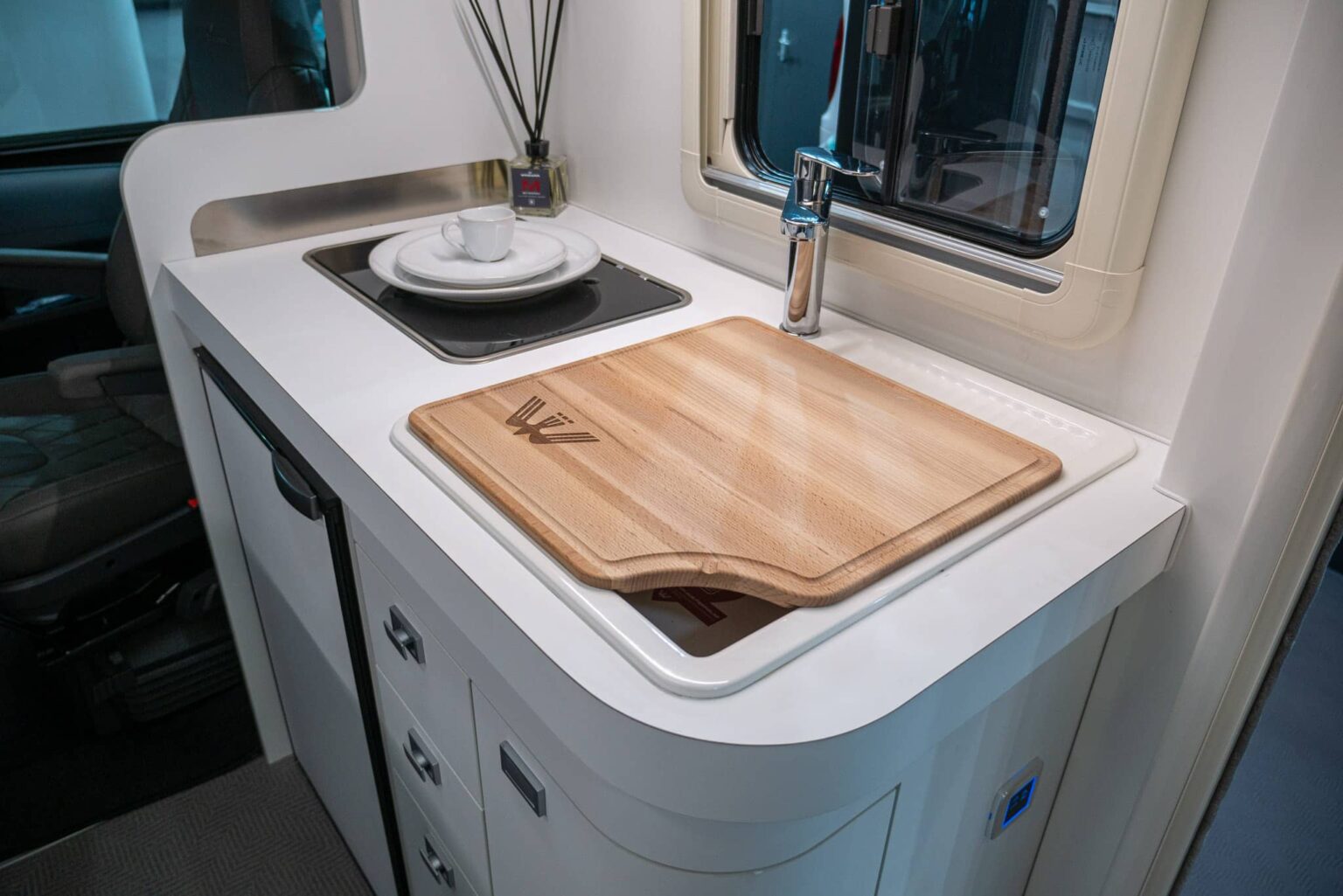 Wingamm Oasi 610 M (2024): kompaktes Luxus-Wohnmobil mit ...