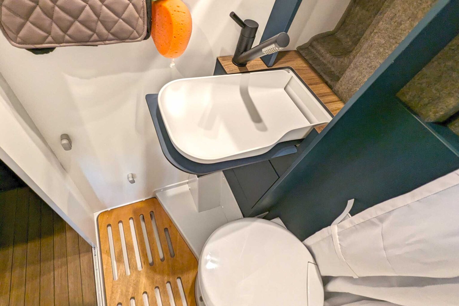 Hymer Eriba Car 600 (2024) - kompakter Camper für kleine Familien und ...