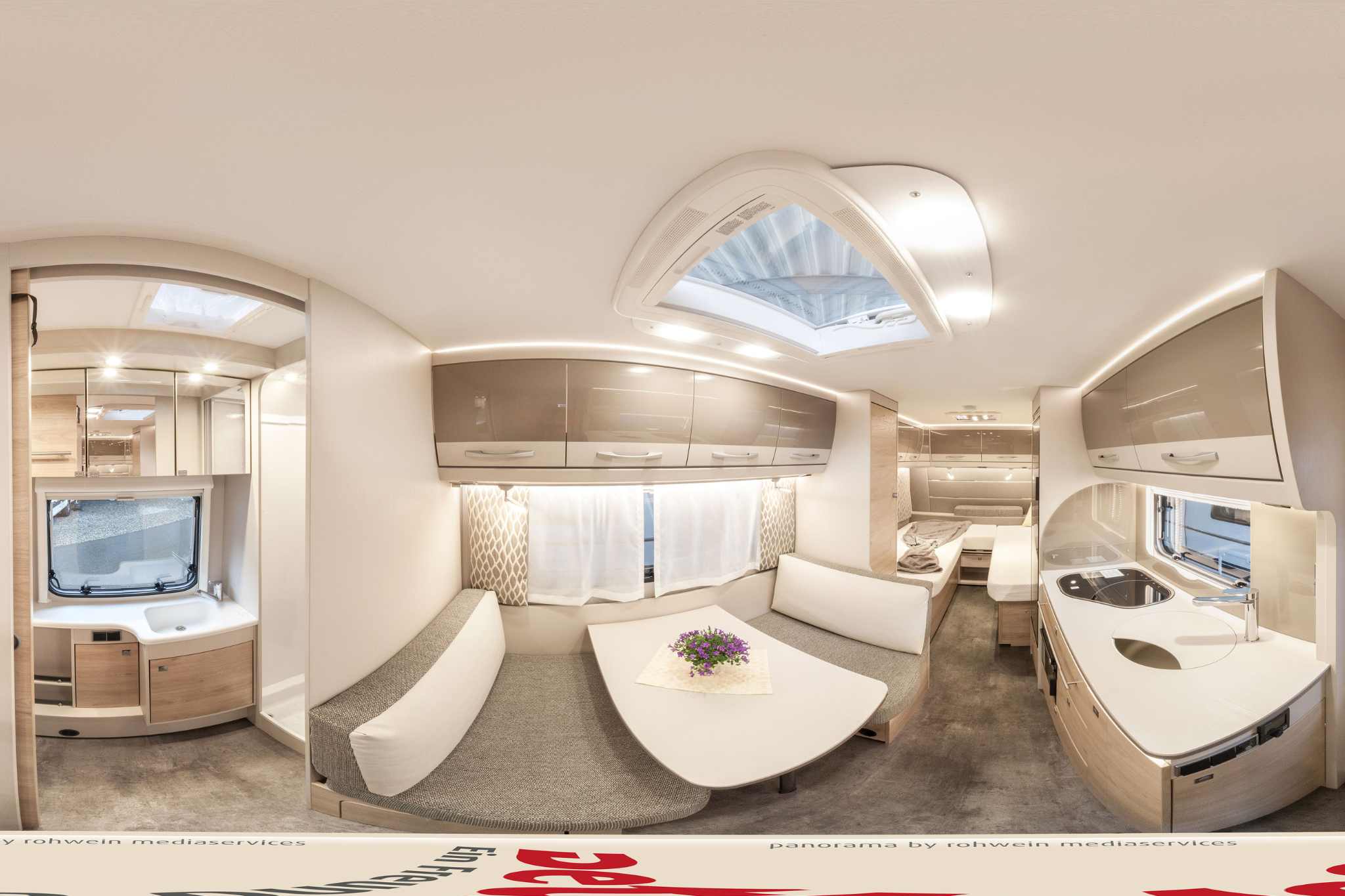 Wohnwagen Mit Heckbad Und Queensbett