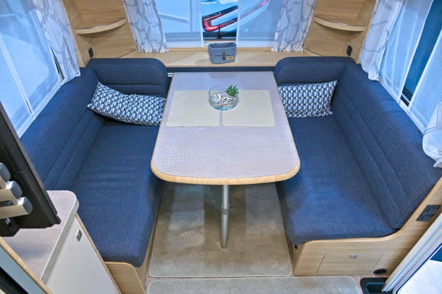 Fendt Bianco Activ 495 SFE (2025): Modernes Design und durchdachte ...