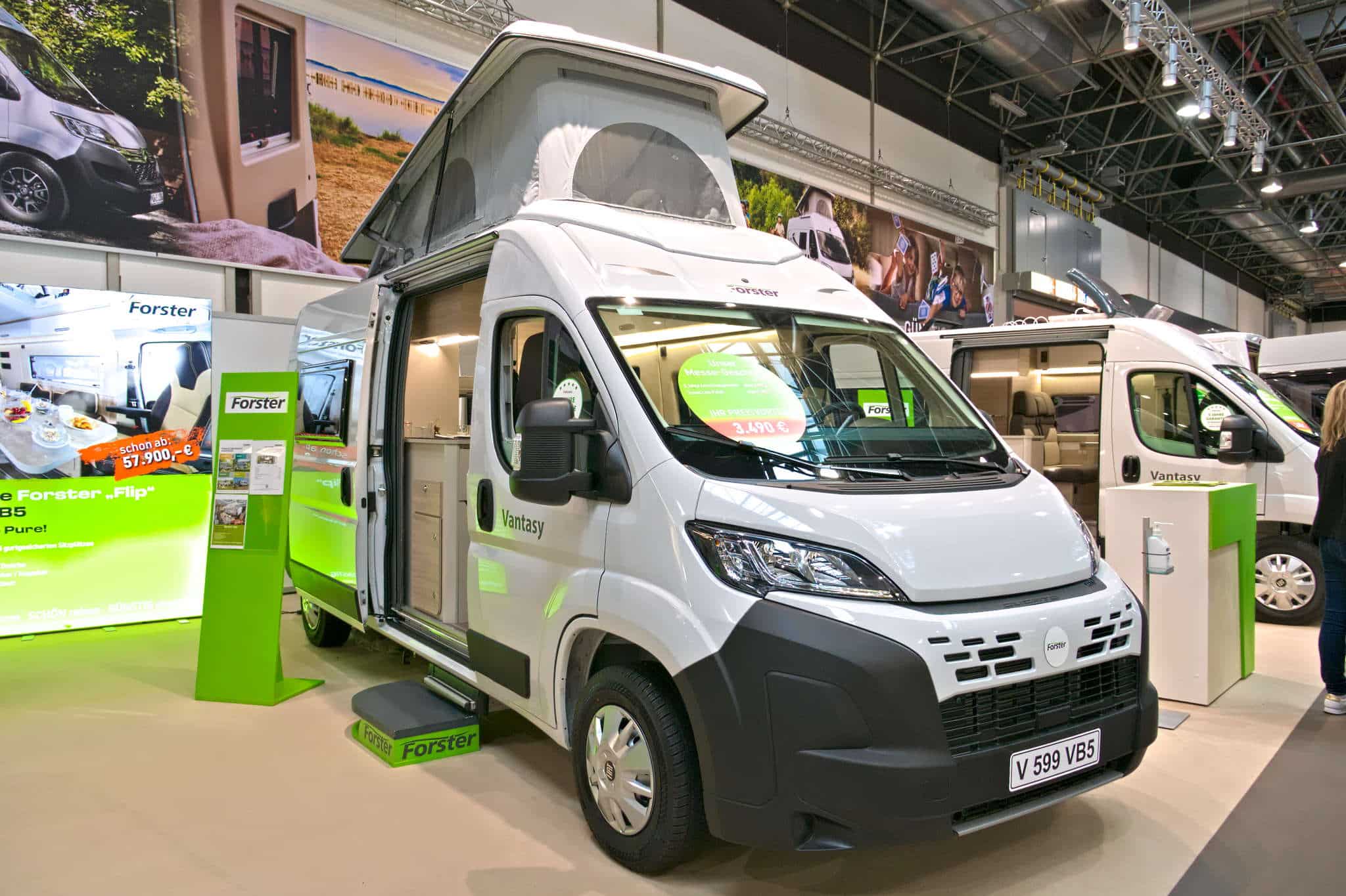Forster Flip FV 599 VB5 (2025): kompakter Campervan für Campingtrips mit der Familie