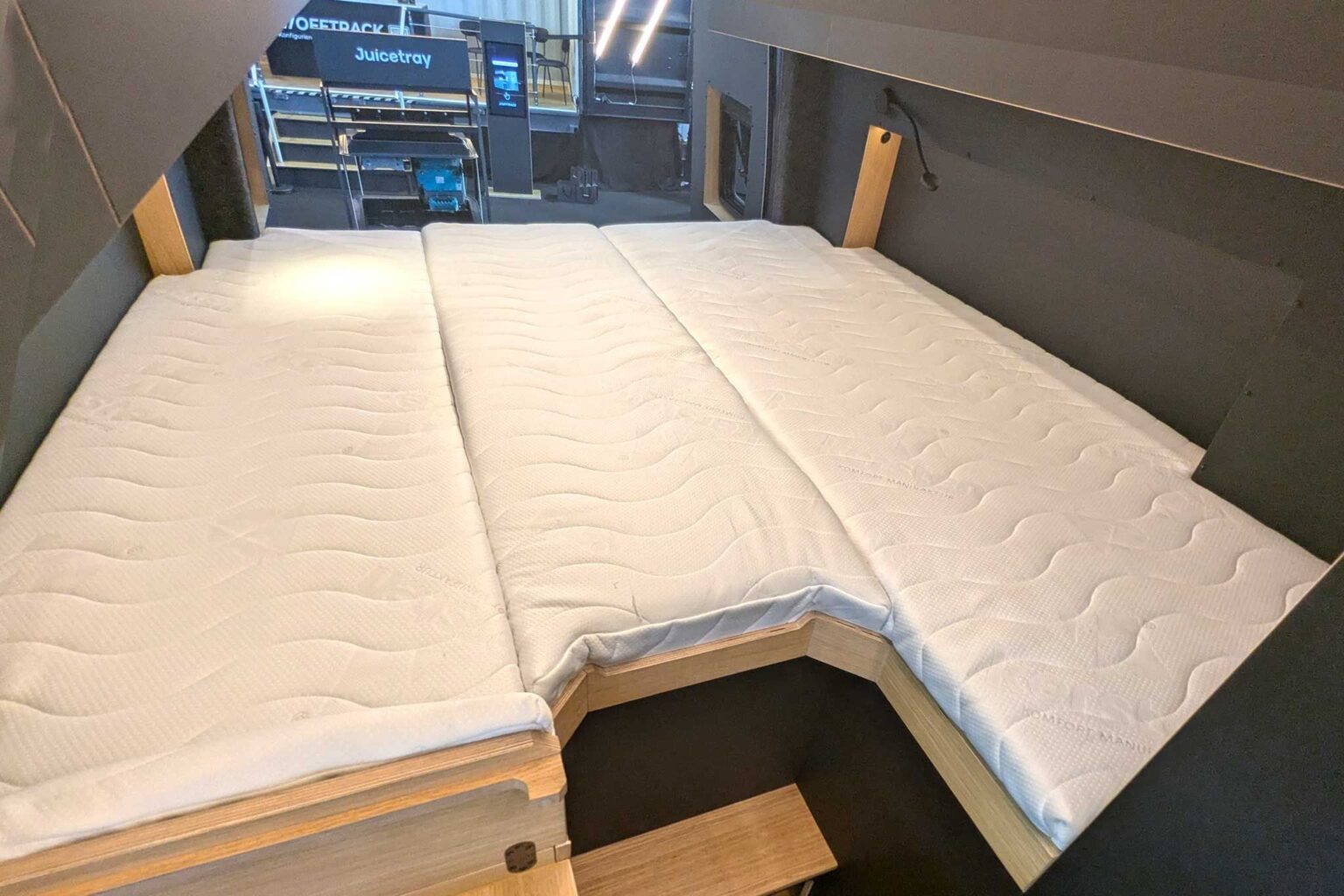 Offtrack Sprinter (2025): gasfreier Camper für 2 Personen mit extra ...